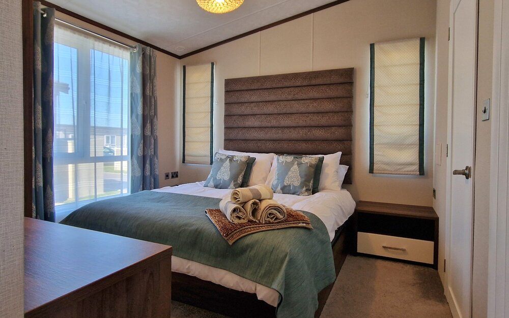 South Beach lodge | Sleeps 5 (+2) in Seafront, Selsey